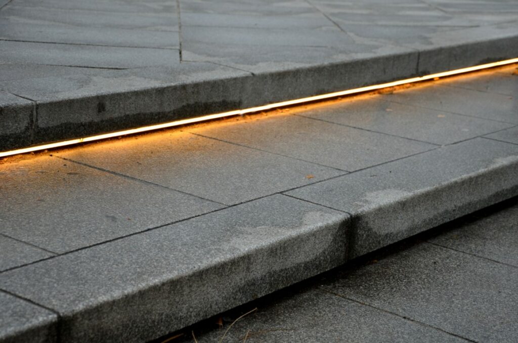 Comment bien utiliser les rubans LED pour votre décoration